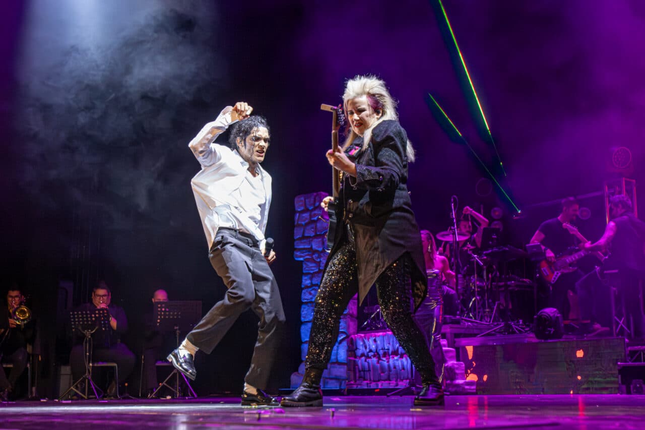 Michael Jackson! Auf Tournee mit Lead-Gitarristin Jennifer Batten und ...